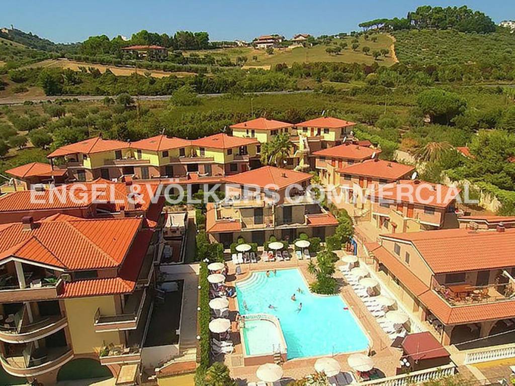 Albergo via Vascello, Tortoreto, rif. 78598309 - Immobiliare.it