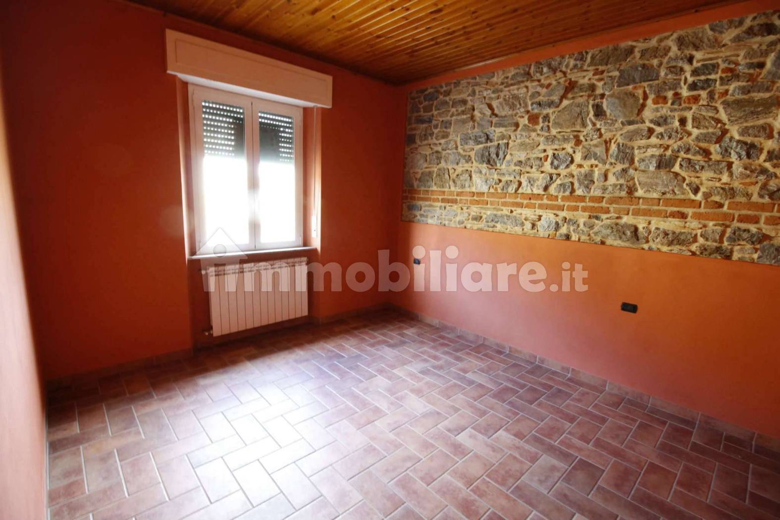 Trilocale via Fontanella 8, San Filippo, Lucca