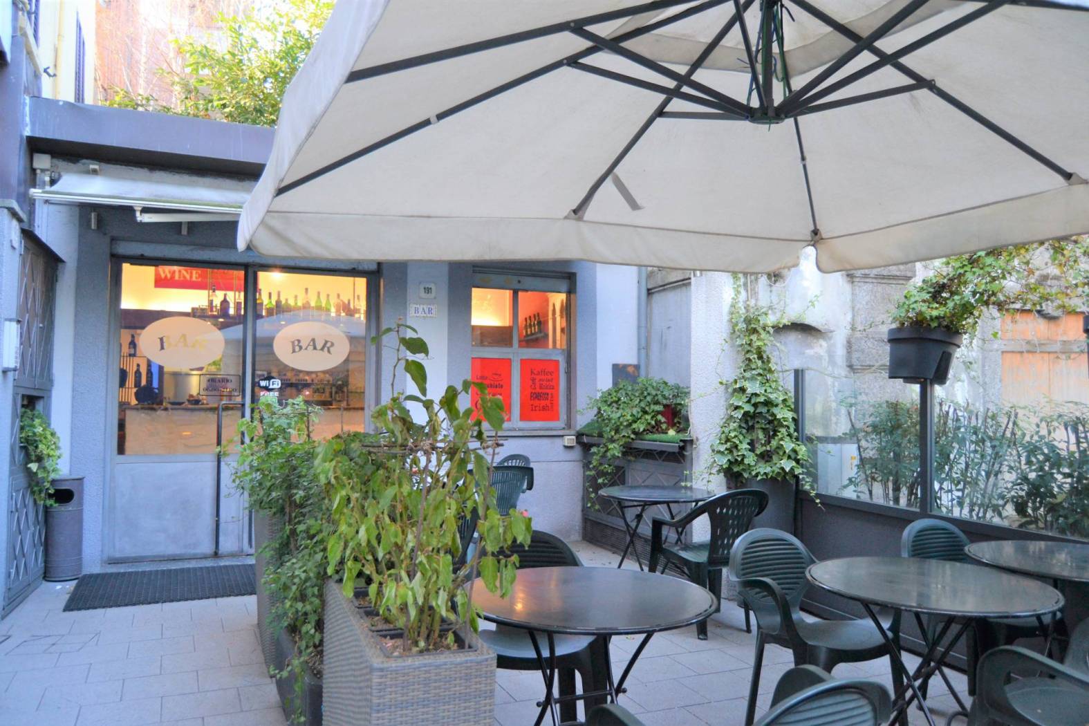 Locale commerciale in Vendita