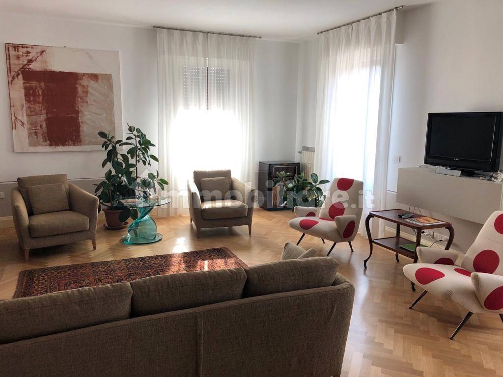 Appartamento via Roma, Piazze - Duomo, Padova