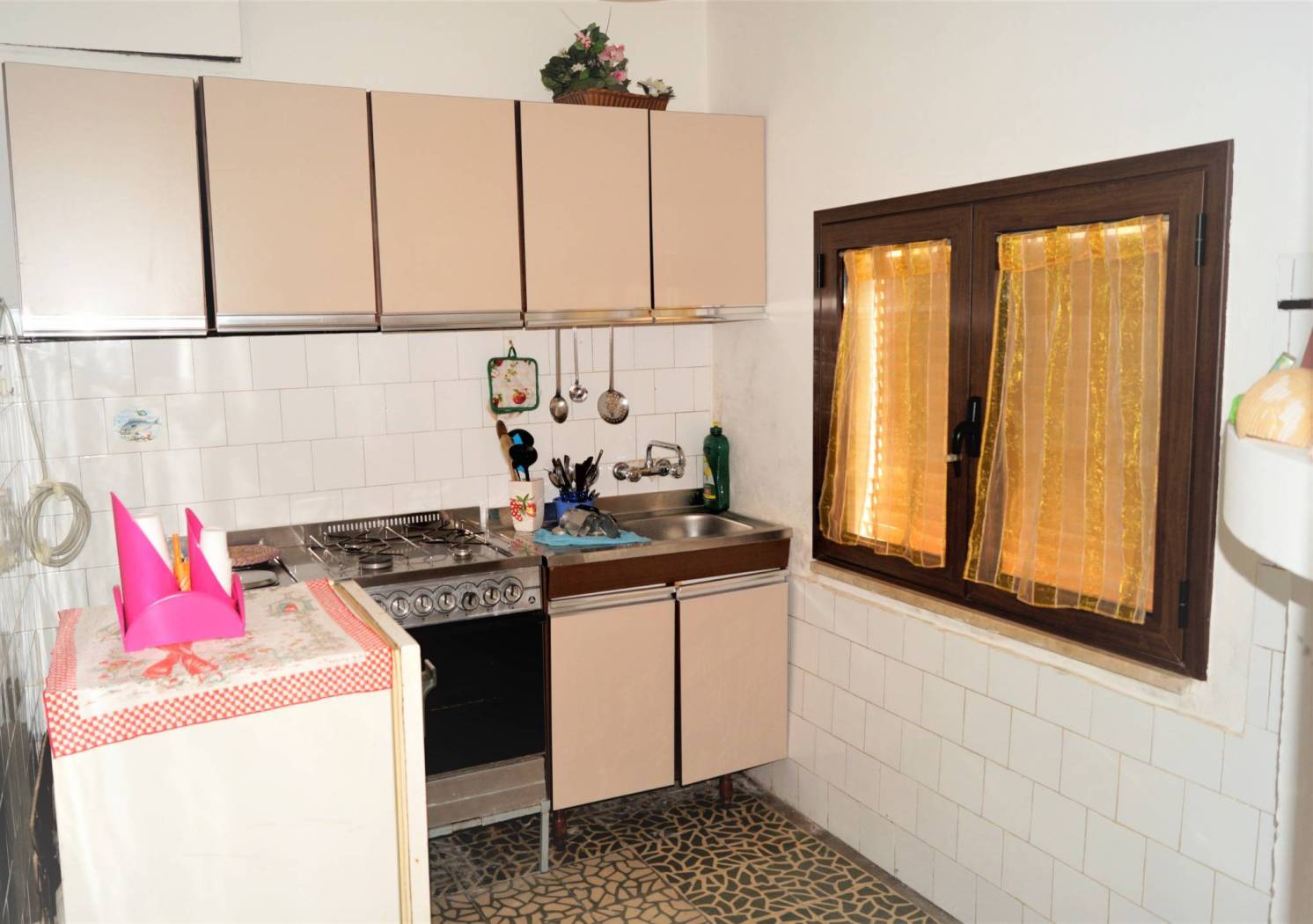 Appartamento buono stato, piano terra, Centro, Neviano