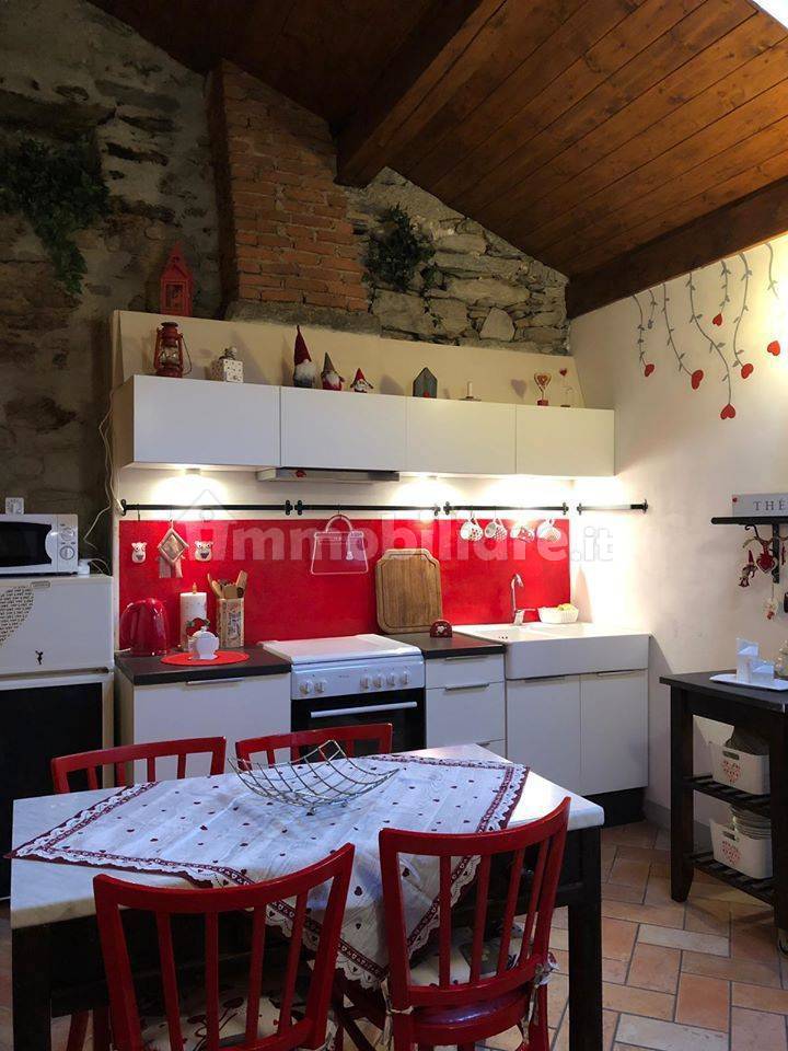 Bilocale via Rongeno 19, Centro, Miazzina