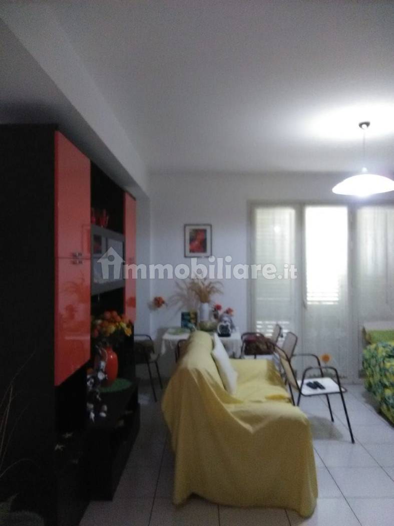 Trilocale via Milizie 10, Donnalucata, Scicli