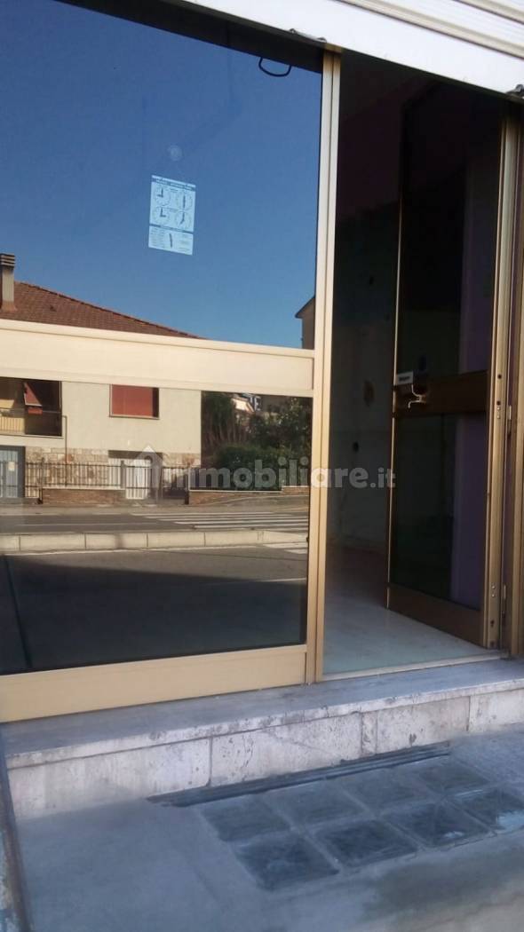 Locale commerciale in Vendita