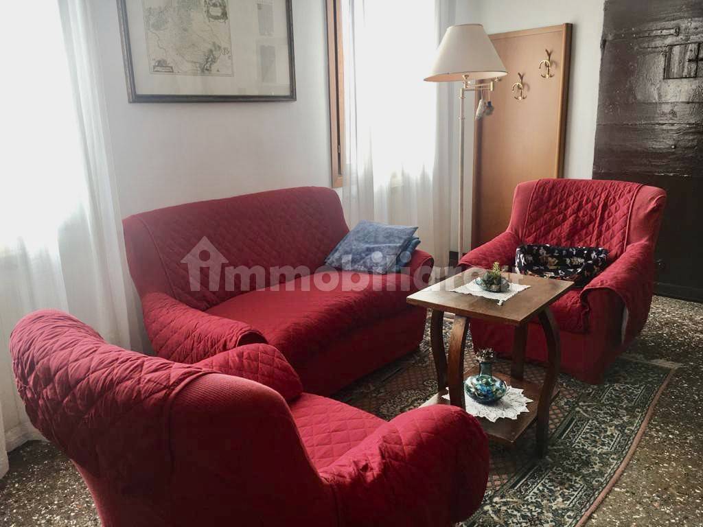 Quadrilocale Campo San Polo, San Polo, Venezia