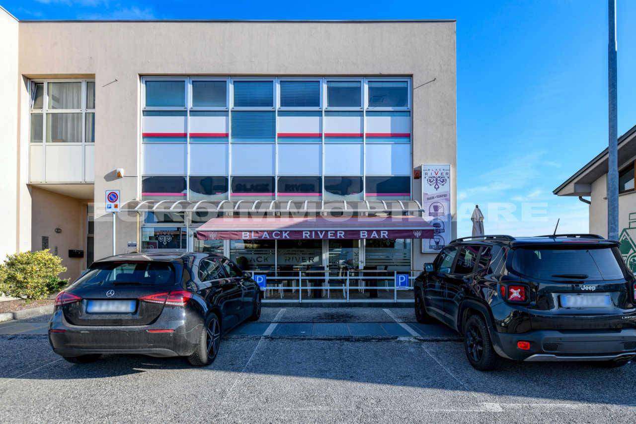 Locale commerciale in Vendita