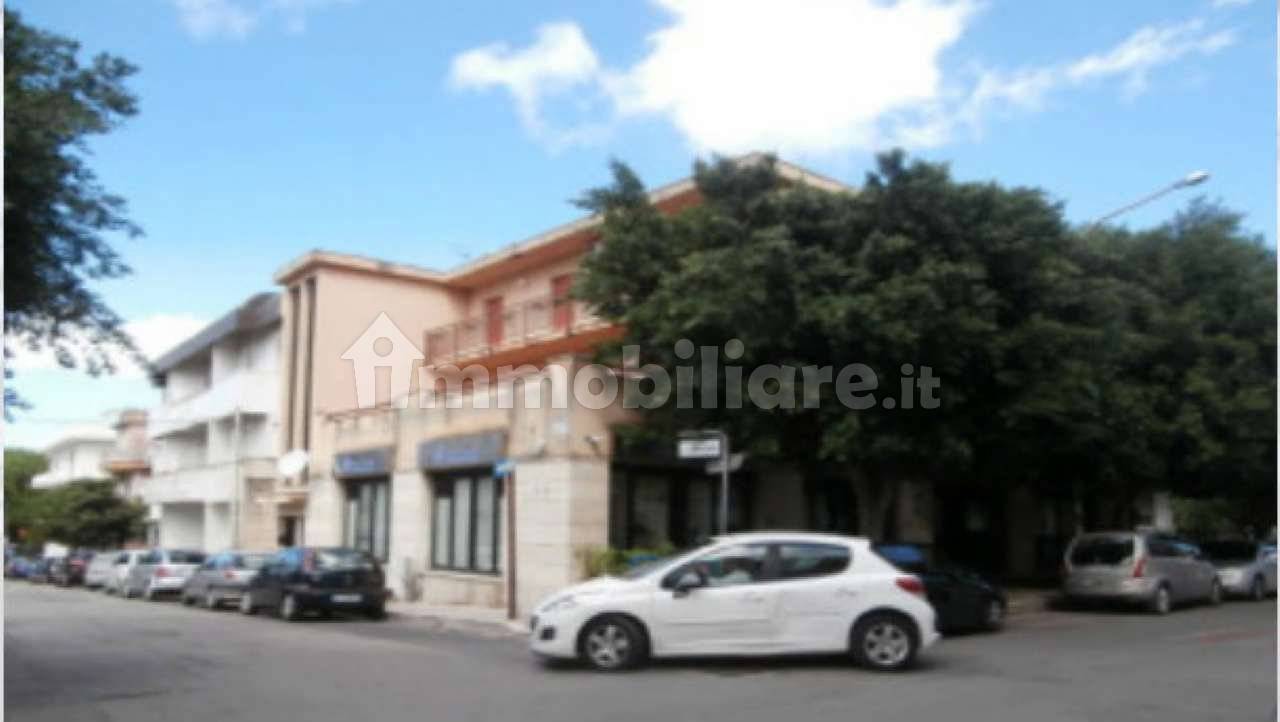 Locale commerciale in Vendita