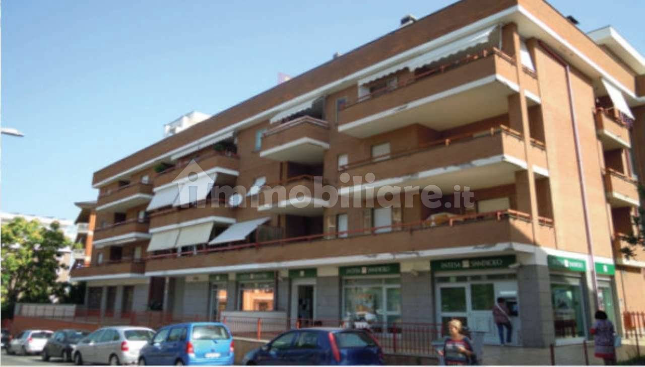 Locale commerciale in Vendita