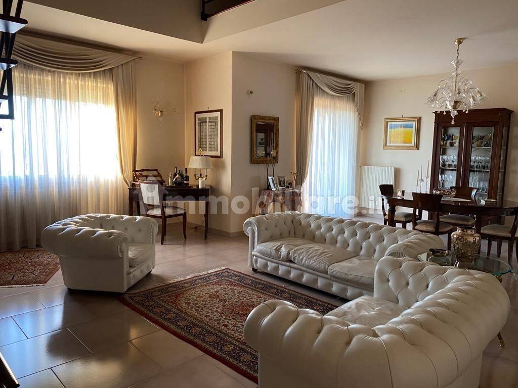 Appartamento via Mario Cirillo 3, Centro, Benevento