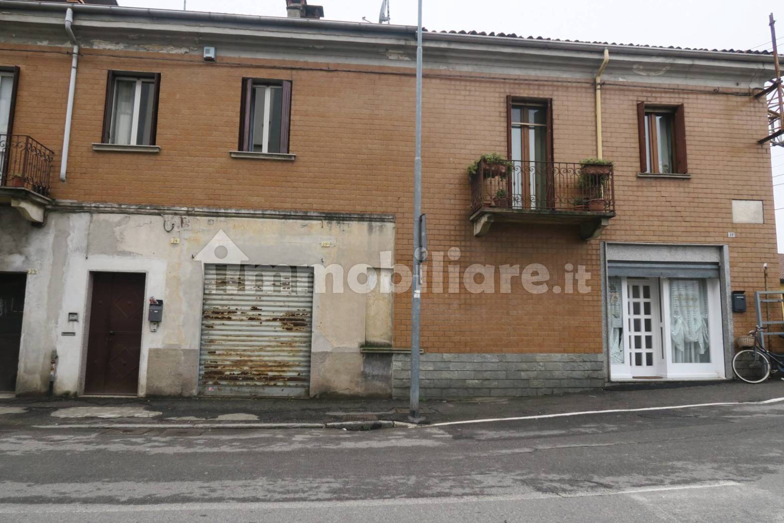 Locale commerciale in Vendita