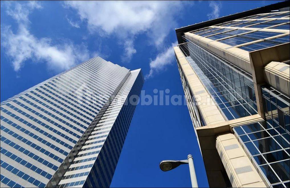 Negozio di abbigliamento in Vendita