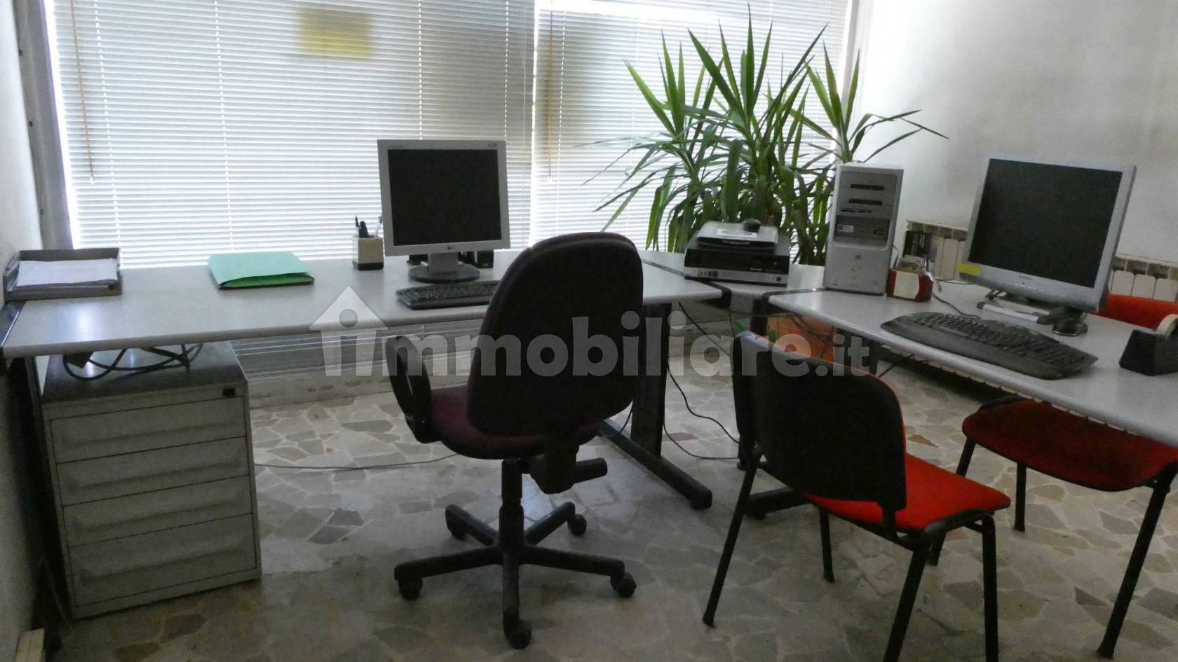 Locale commerciale in Vendita