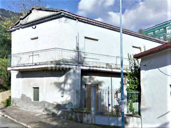 Vendita Terratetto unifamiliare in via dei Gradi Presenzano. Con ...