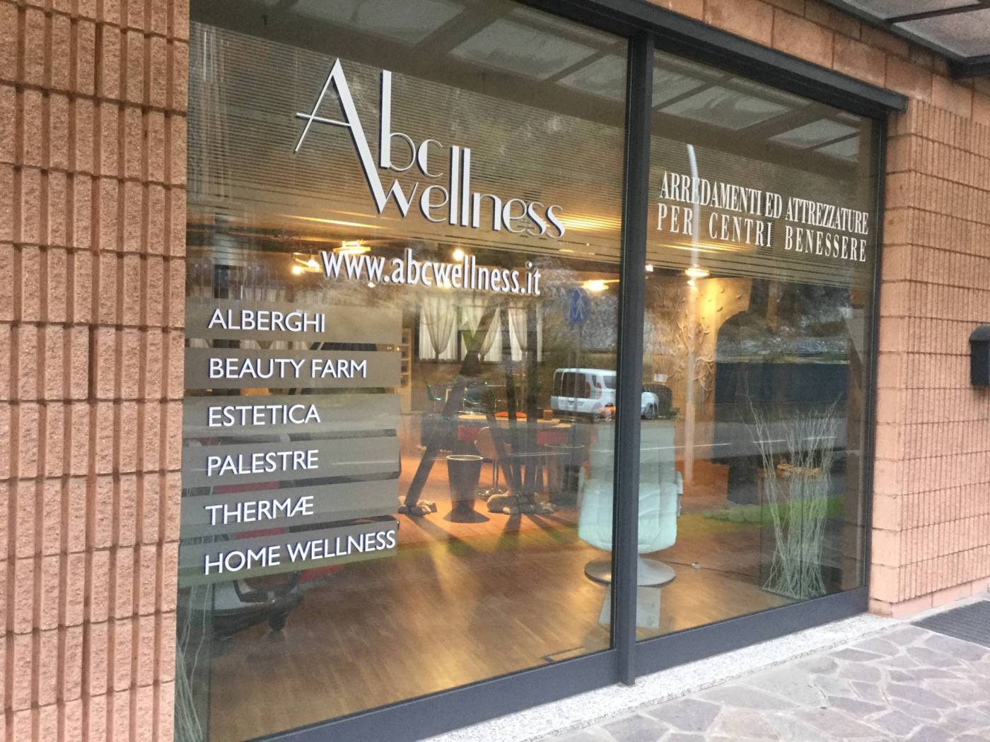 Locale commerciale in Vendita