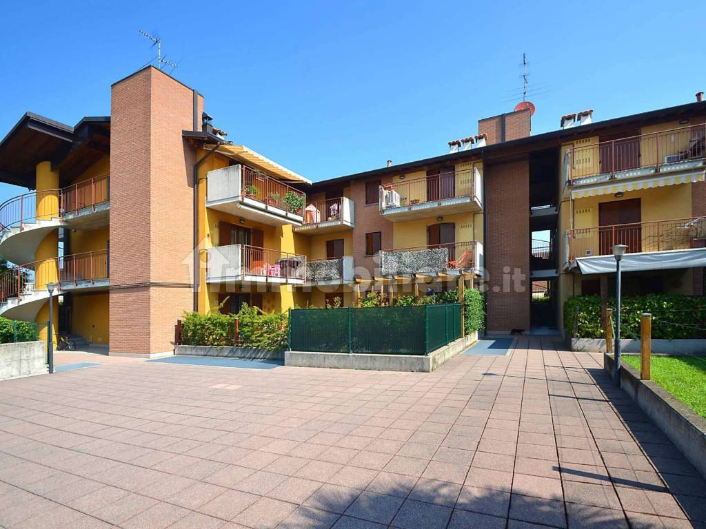 Affitto Appartamento Roncello. Bilocale in via A Grandi 41. Ottimo ...