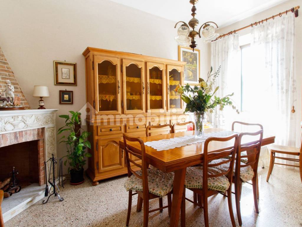 Vendita Appartamento Roma. Trilocale in via del Forte Portuense. Da ...