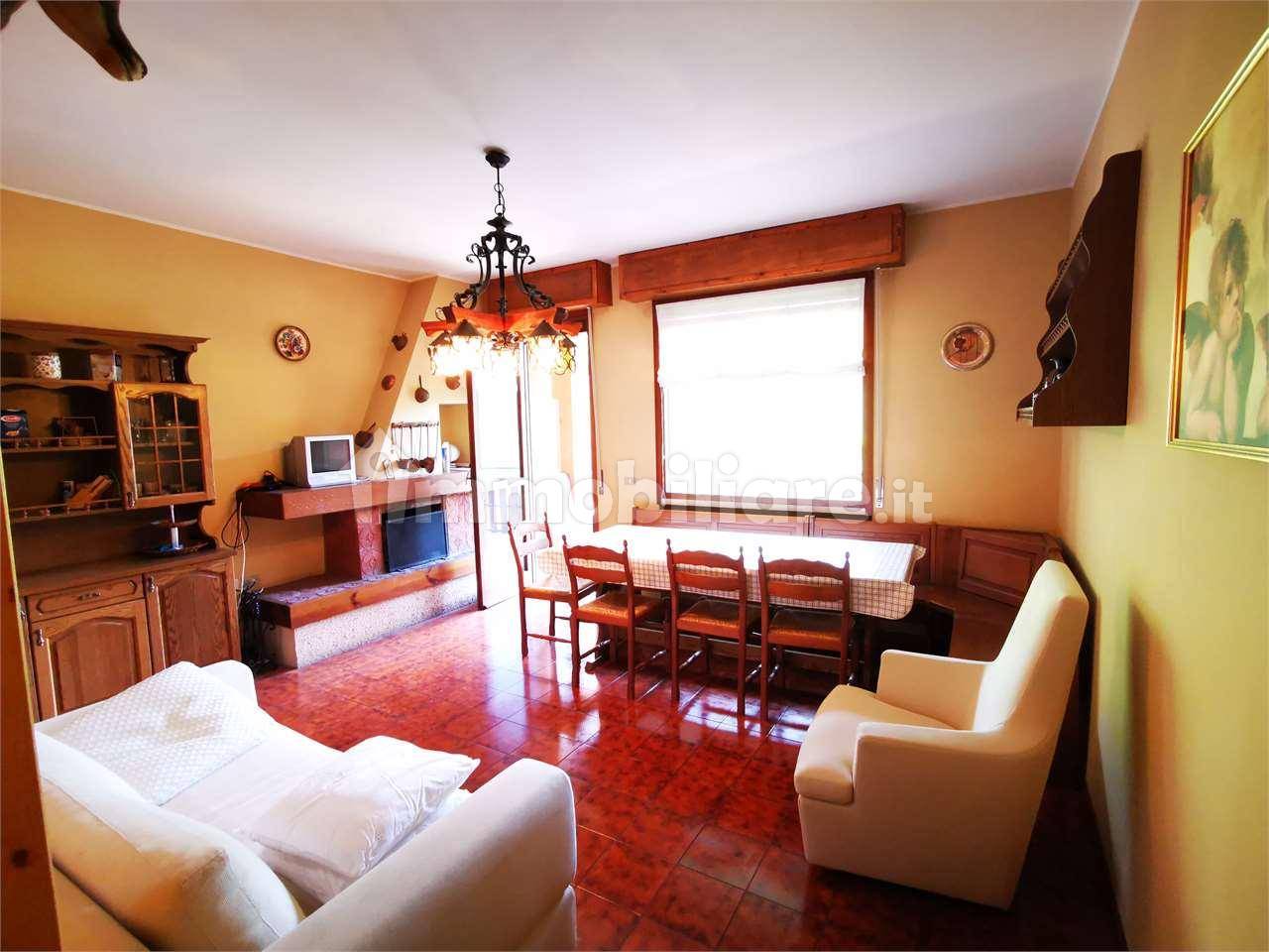 Trilocale via Roncaiolo, Moggio