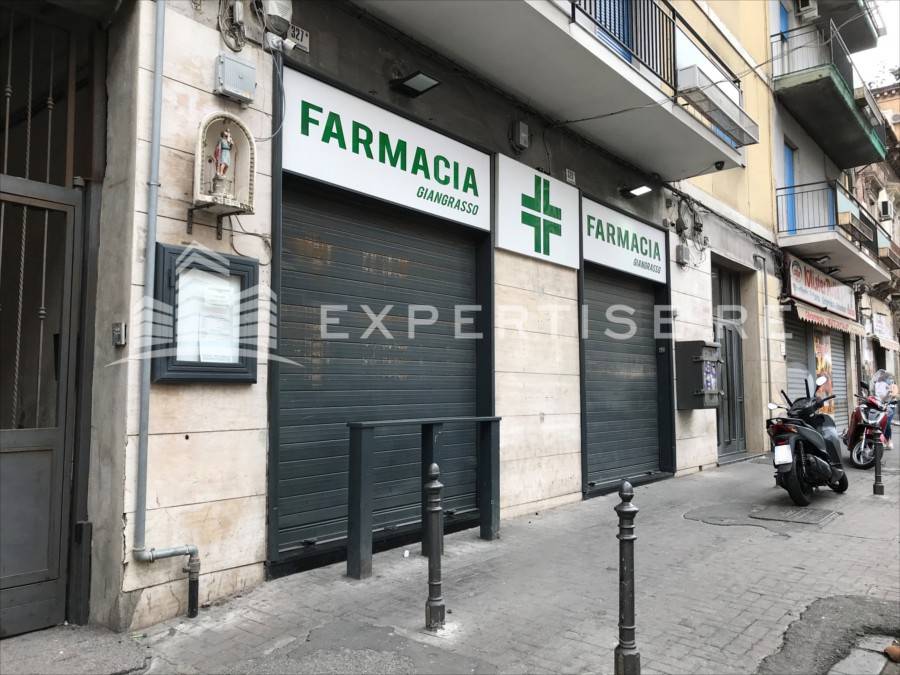 Locale commerciale in Vendita