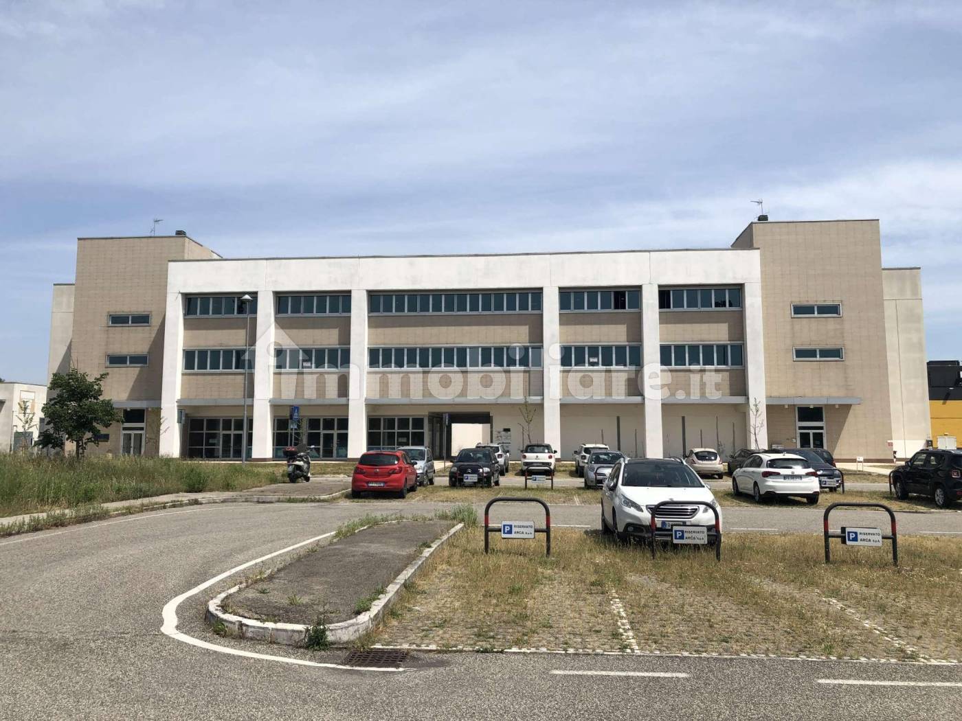 Locale commerciale in Vendita