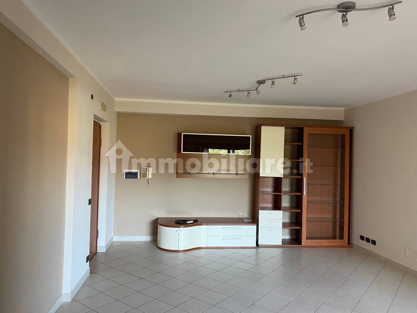 Trilocale via Madonna Di Loreto 8, Centro, Cassino