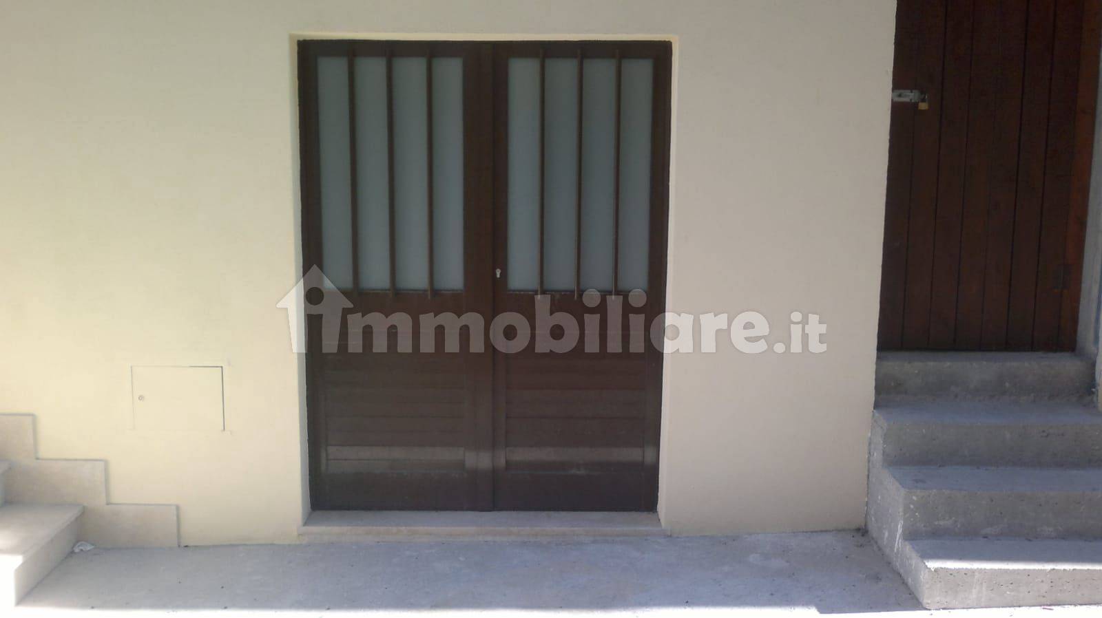 Trilocale via Francesco Petrarca 16, Colletorto