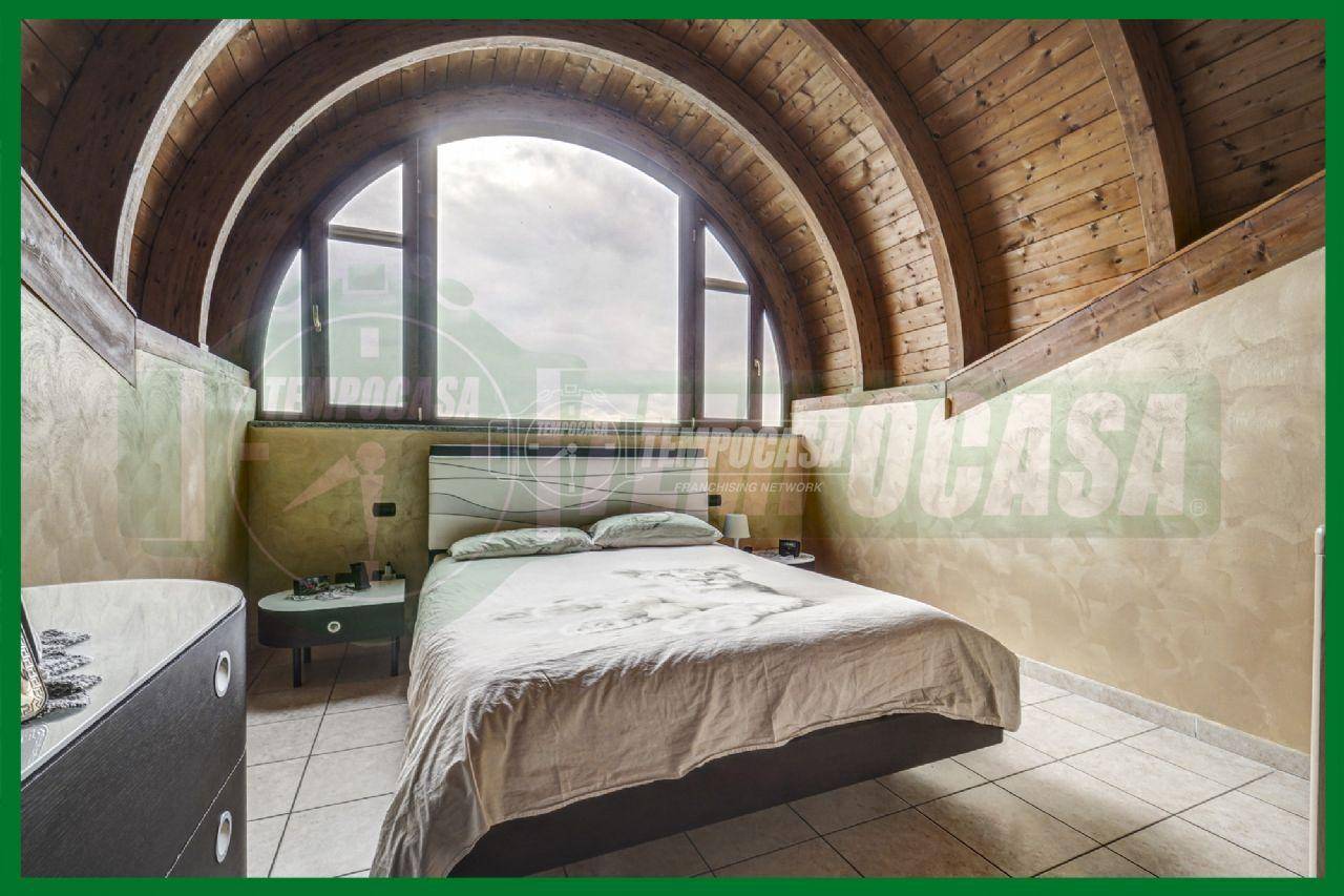 Trilocale via Gioacchino Rossini, Casorate Sempione