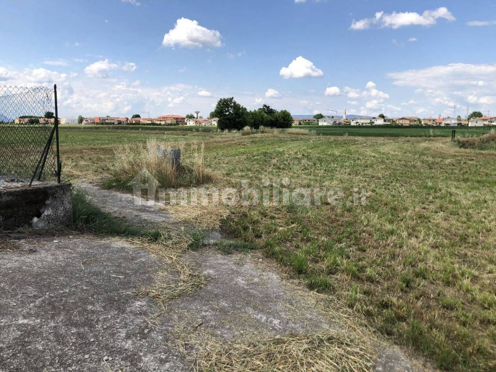 Sale Farmhouse in via Picelli 21 Camisano Vicentino. Good condition ...