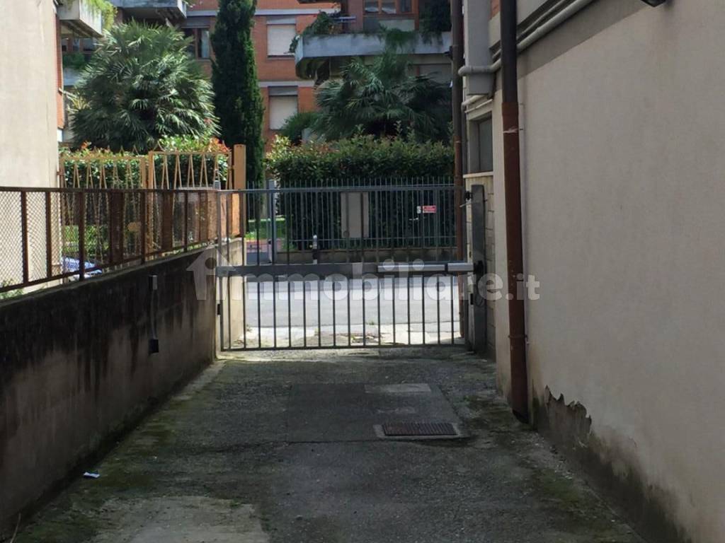 Locale commerciale via Enrico Fermi, Pisa, Rif. 81204079 - Immobiliare.it