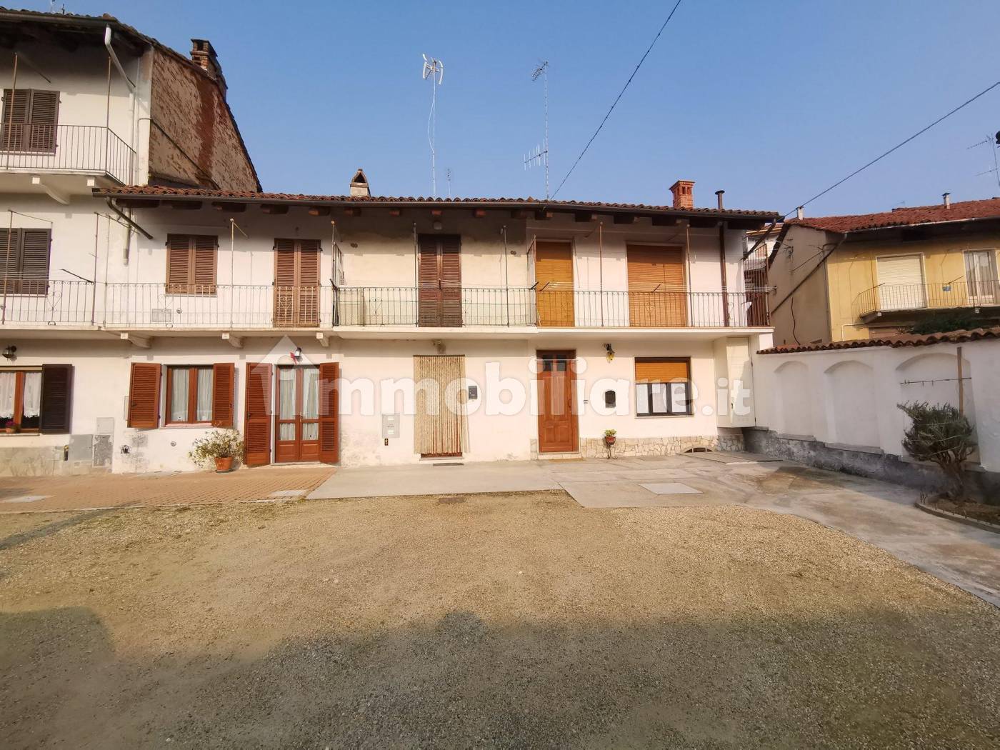 Bilocale buono stato, piano terra, Centro, Montà