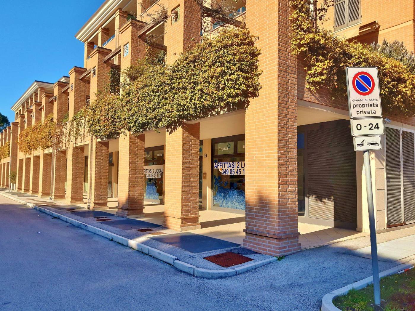 Locale commerciale in Vendita