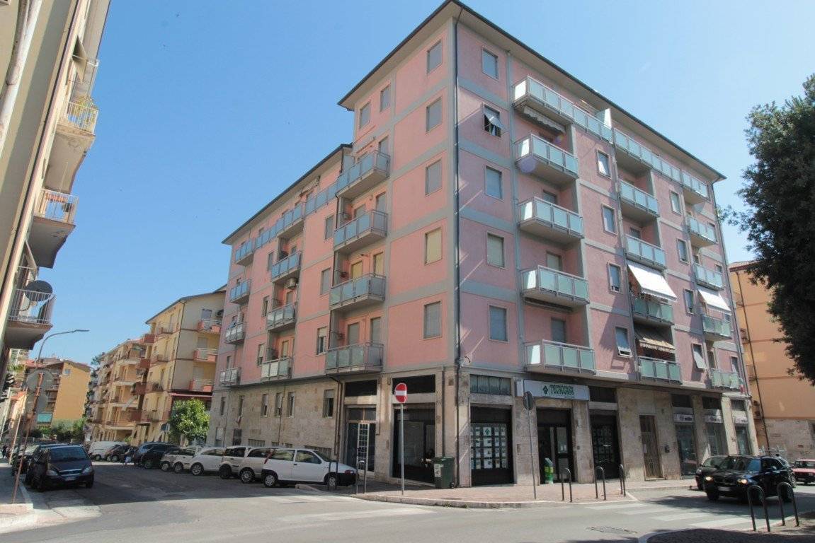 Trilocale via Napoli, Ascoli Piceno