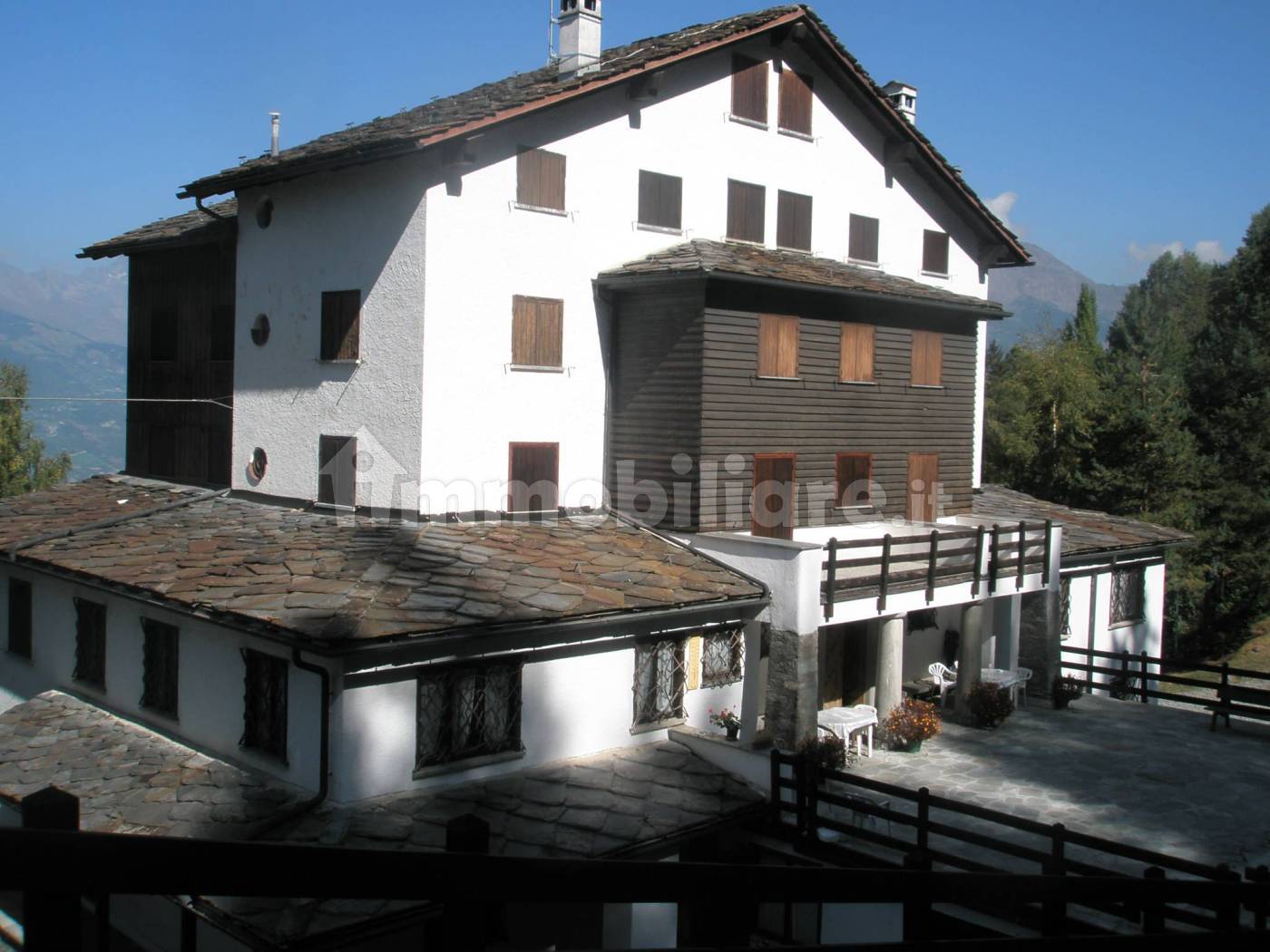 Bilocale Località Peroulaz, Charvensod