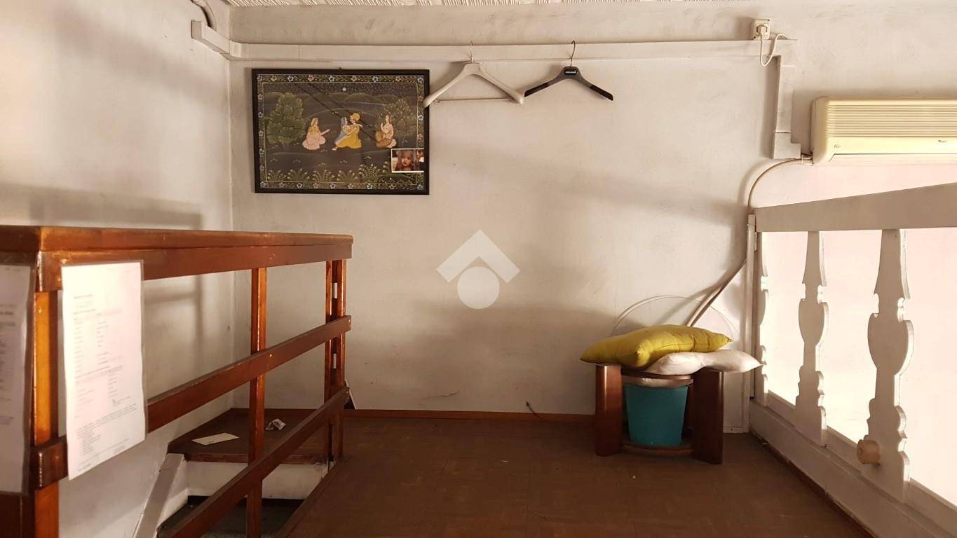 Locale commerciale in Vendita