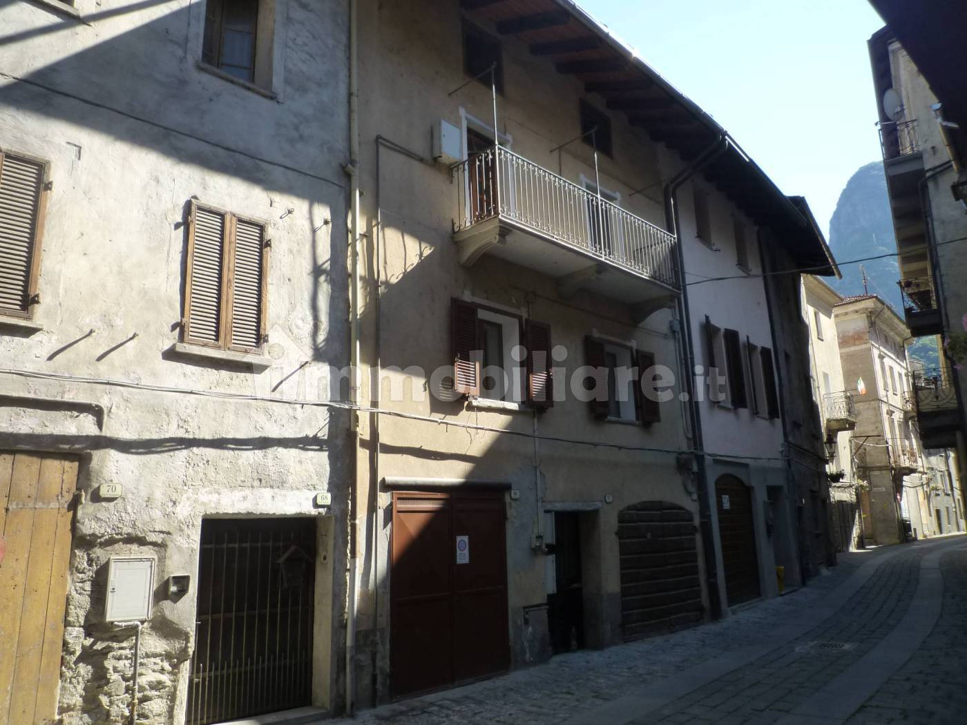 Appartamento via Principe Tommaso, Centro, Donnas