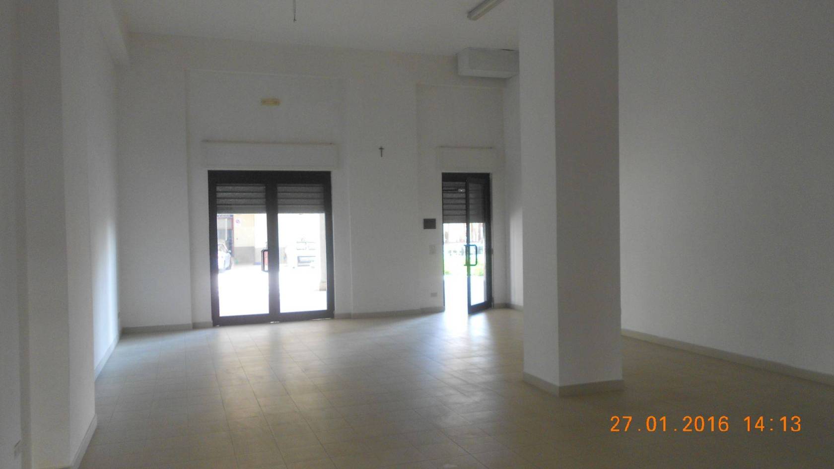 Locale commerciale in Vendita