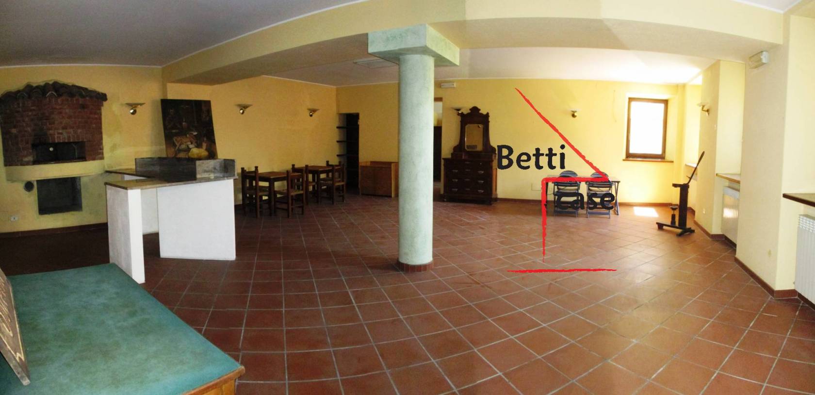 Locale commerciale in Vendita