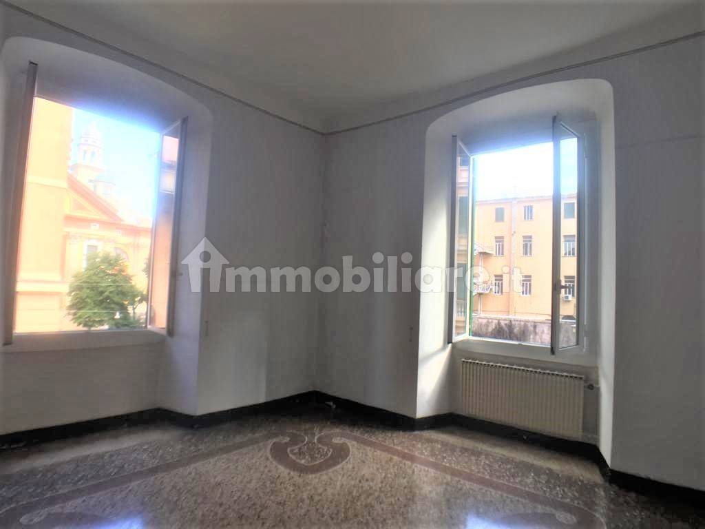 Appartamento via Nino Bixio, Carignano, Genova