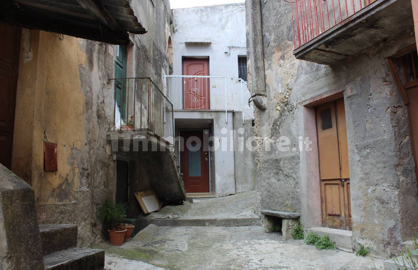 Trilocale traversa via per Gimigliano, Gagliano, Catanzaro