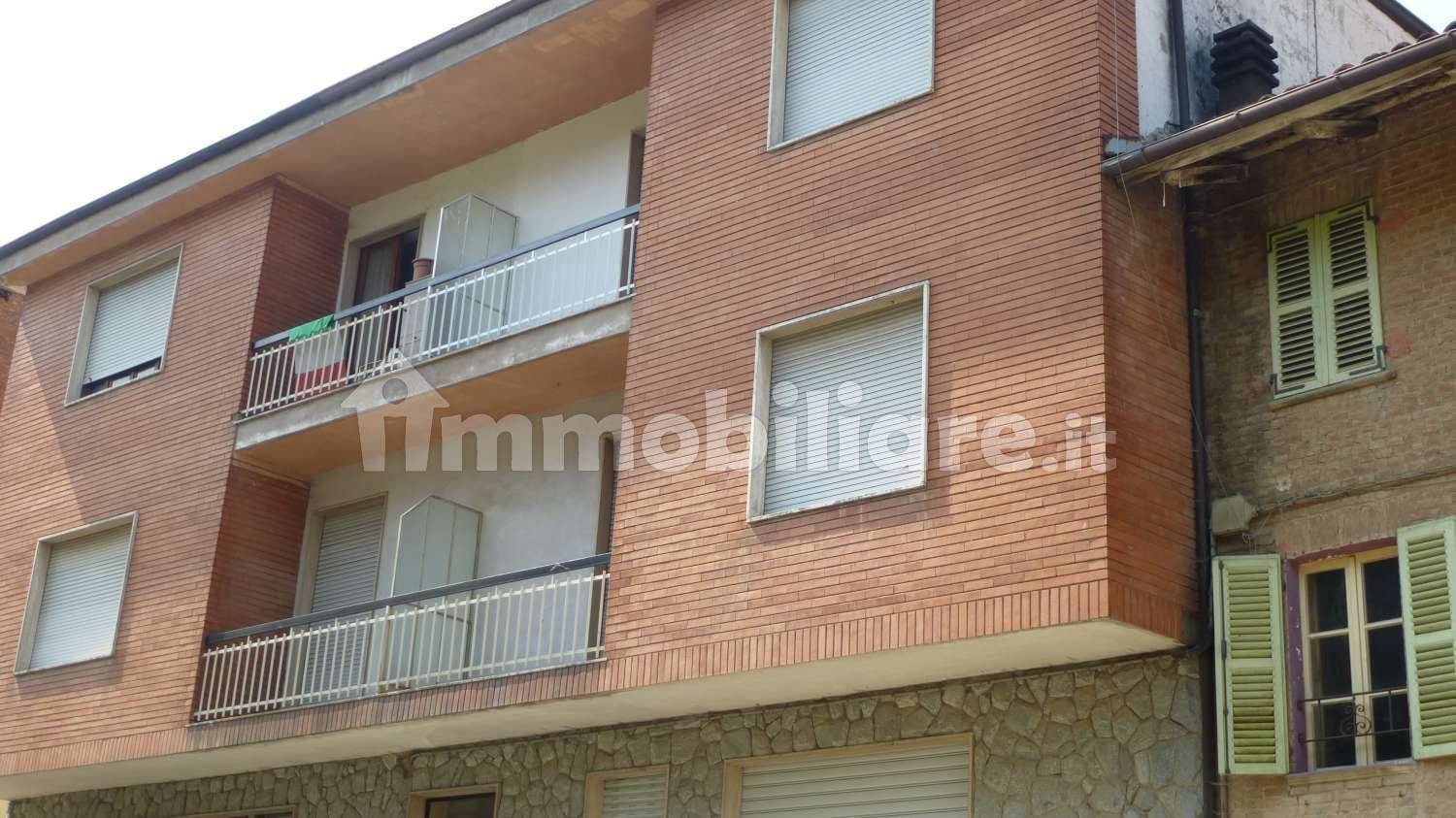 Trilocale via Camillo Benso di Cavour 1, Centro, Tonco