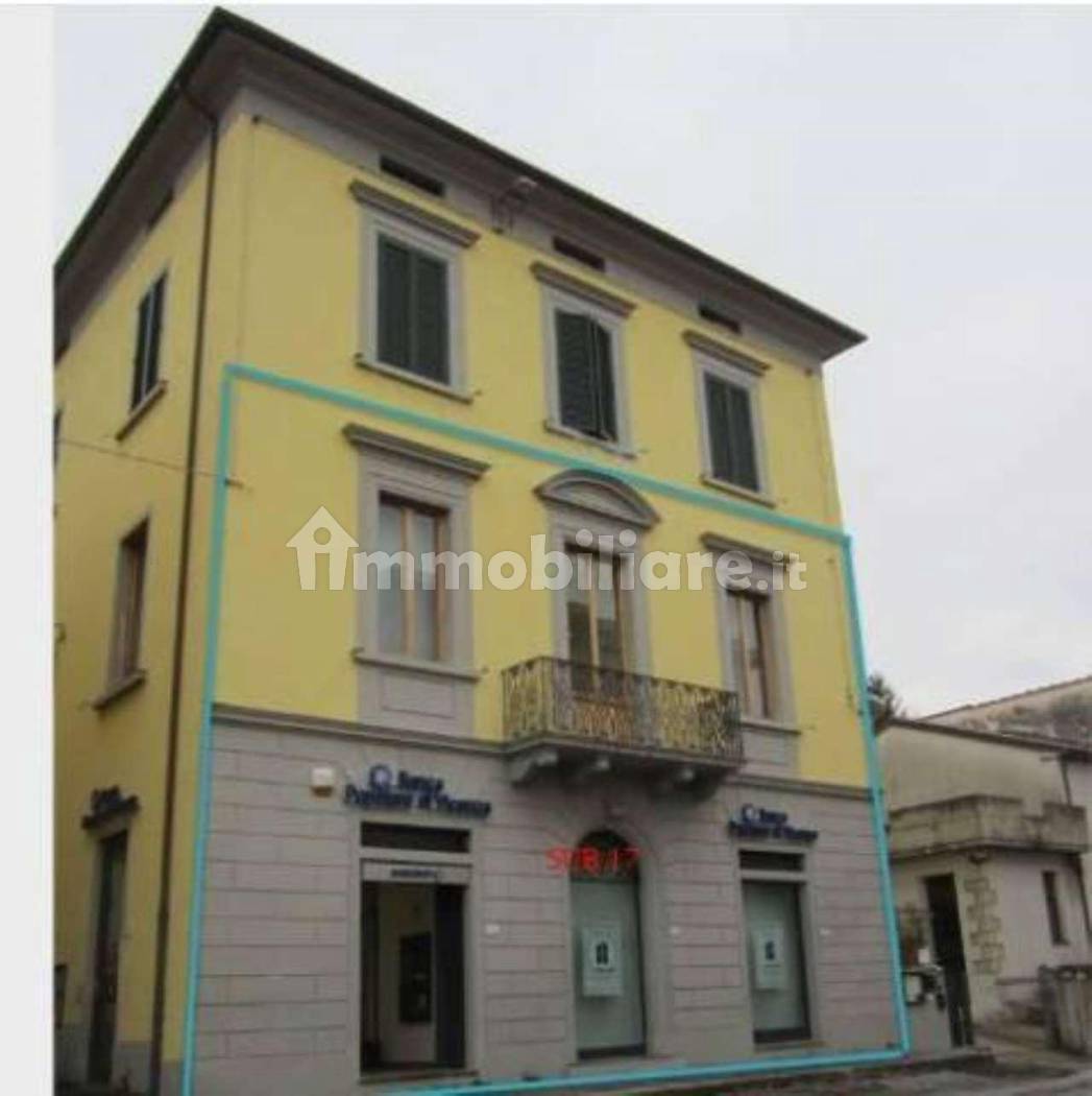 Locale commerciale in Vendita