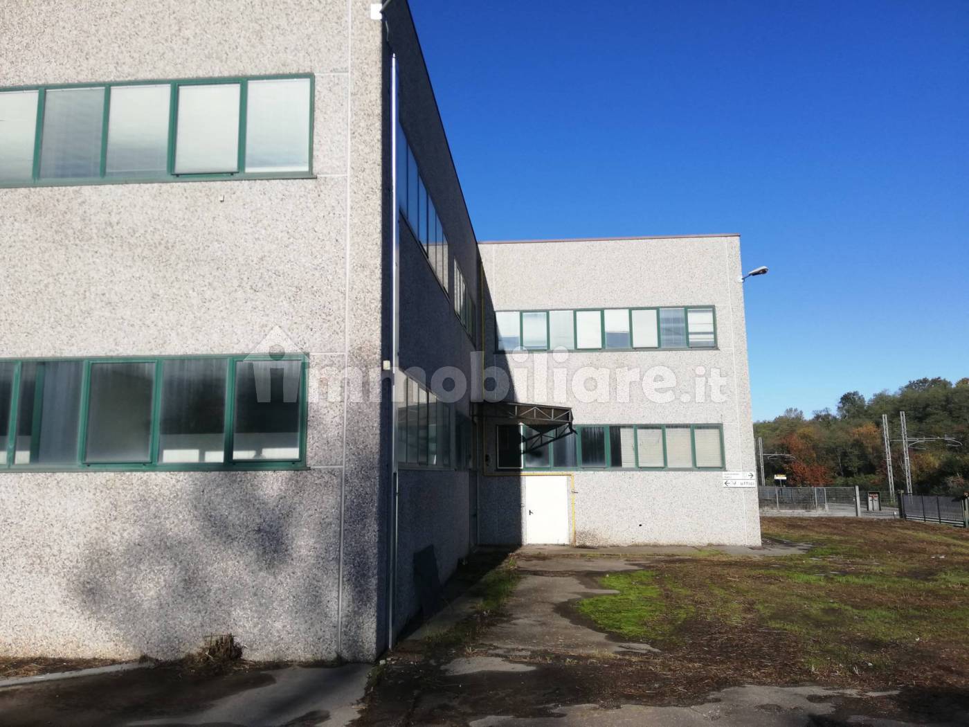 Locale commerciale in Vendita