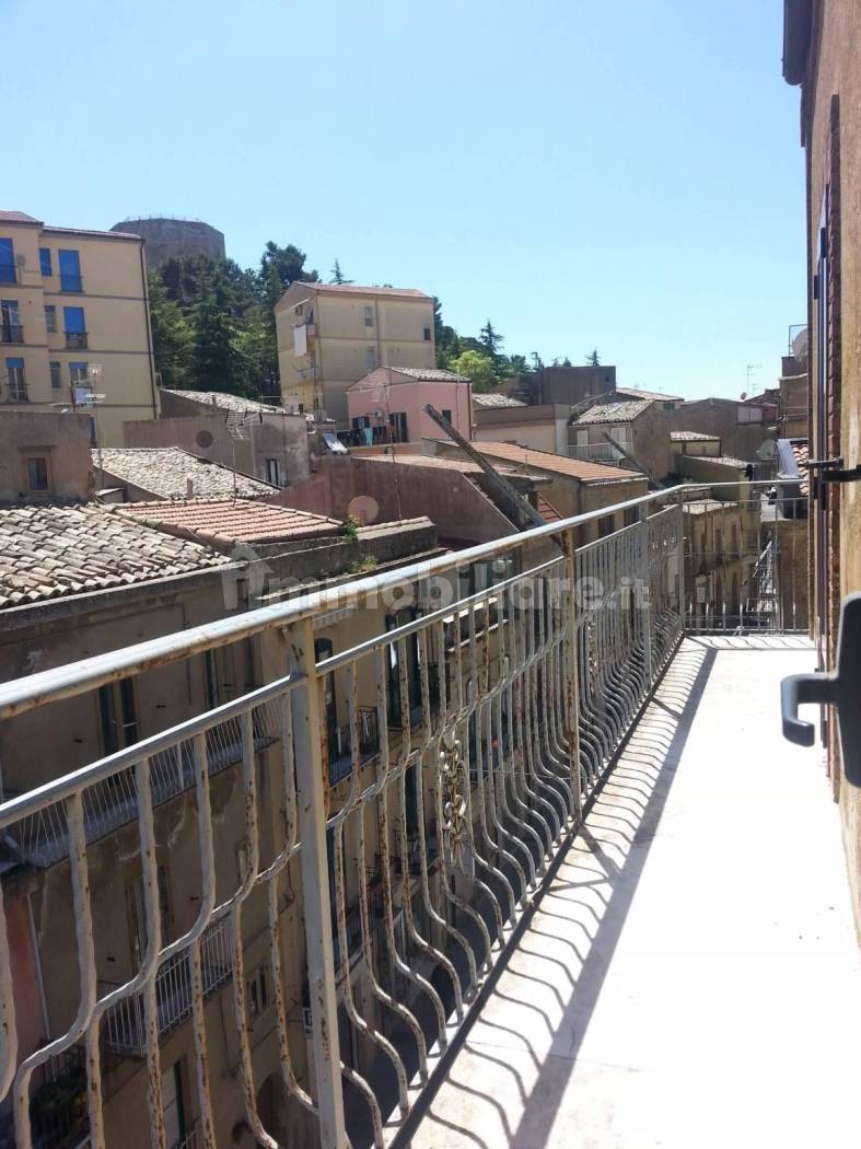 Appartamento via Roma 87, Centro, Enna