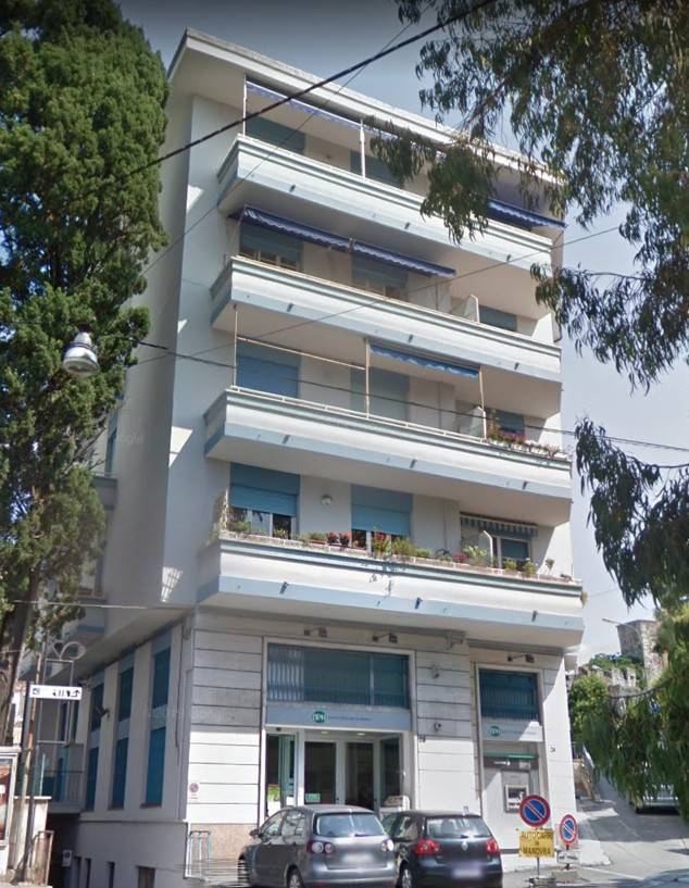 Locale commerciale in Vendita