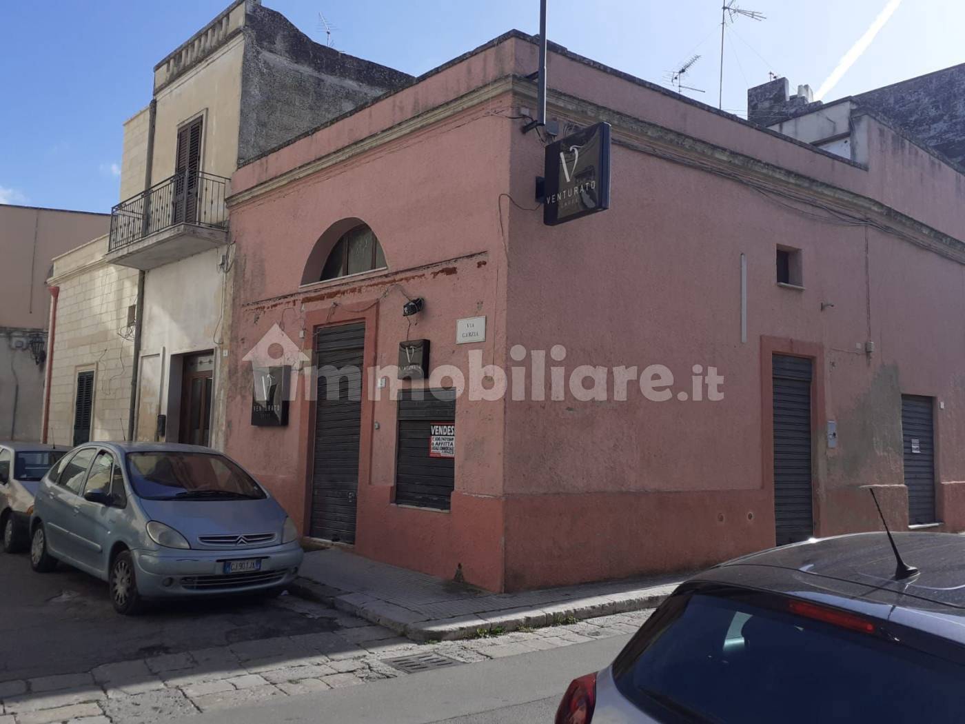 Locale commerciale in Vendita