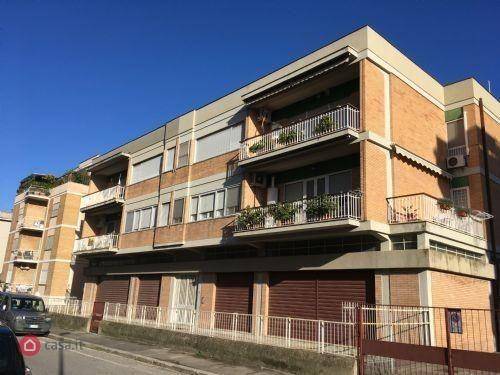 Locale commerciale in Vendita