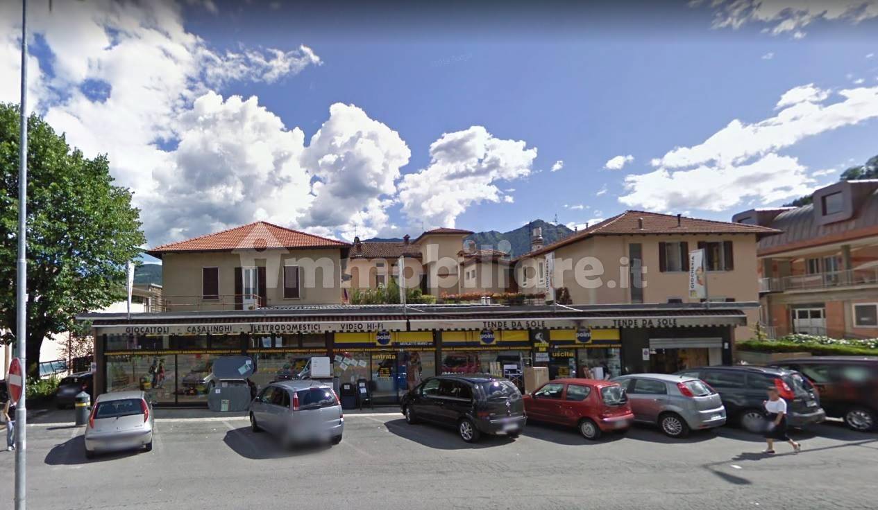 Locale commerciale in Vendita