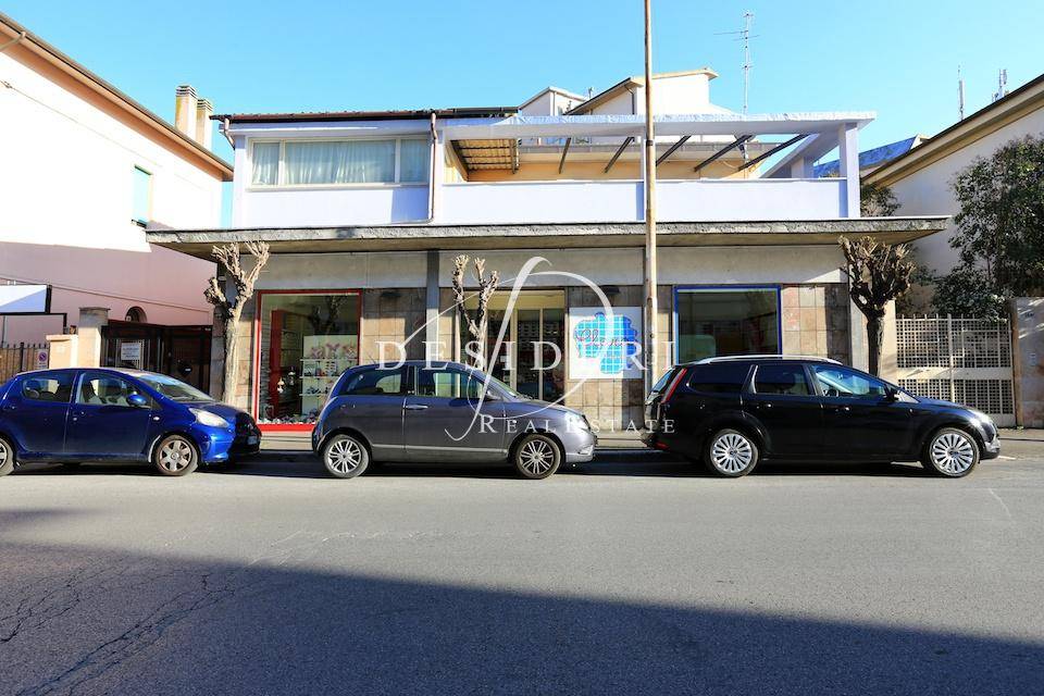 Locale commerciale in Vendita