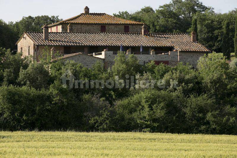 Locale commerciale in Vendita