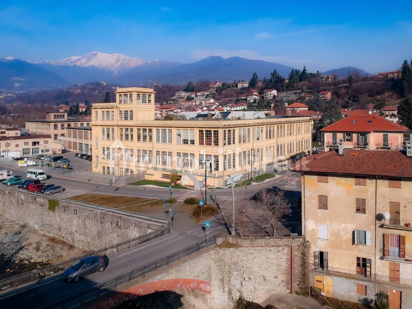 Locale commerciale in Vendita