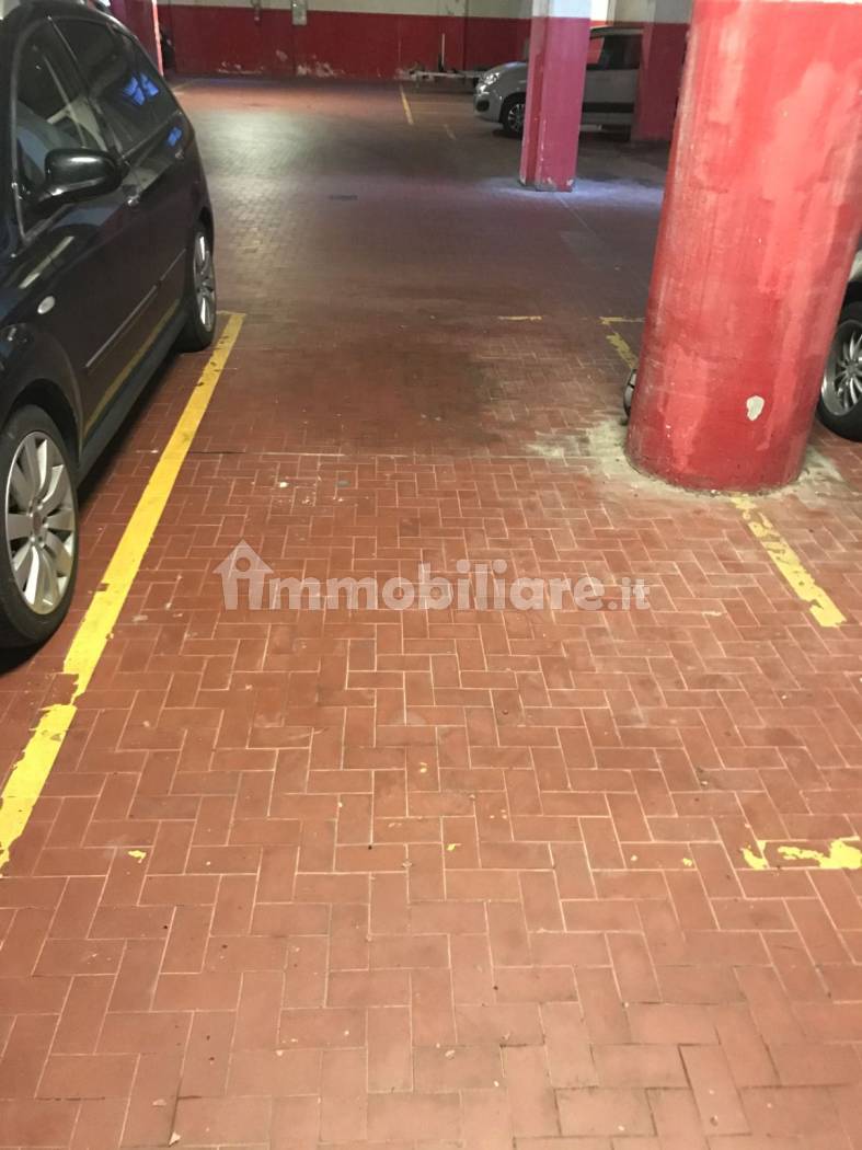 Posto auto - moto in Vendita